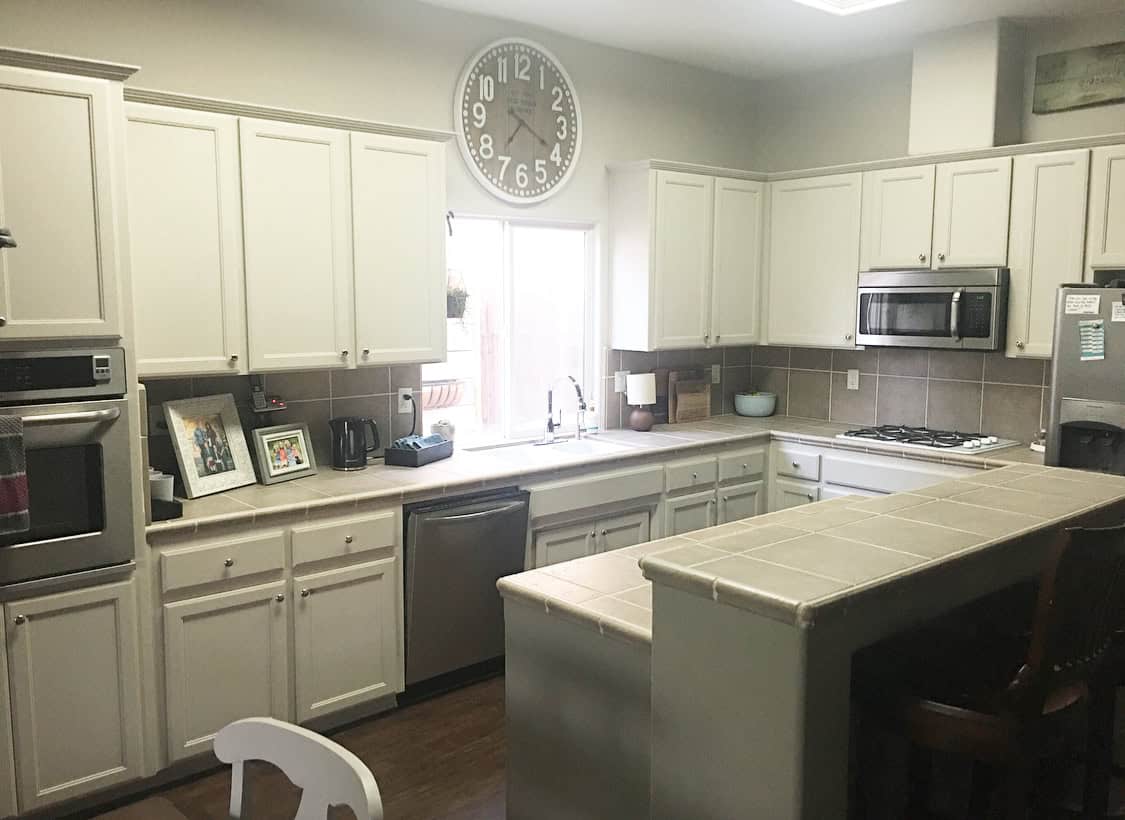 Clean Kitchen Countertops - Homemaker On A Budget